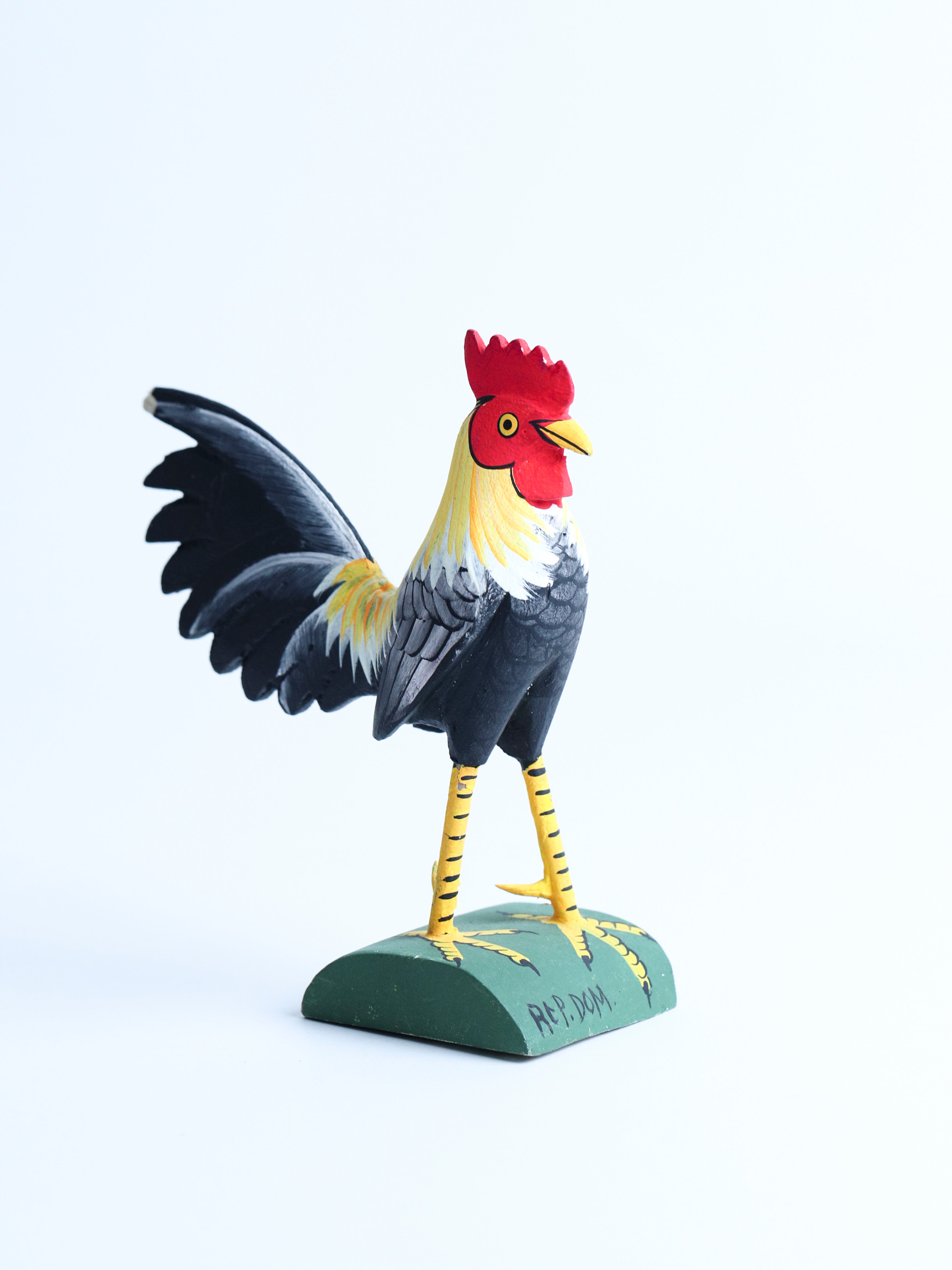 Gallo en madera – Manos Dominicanas